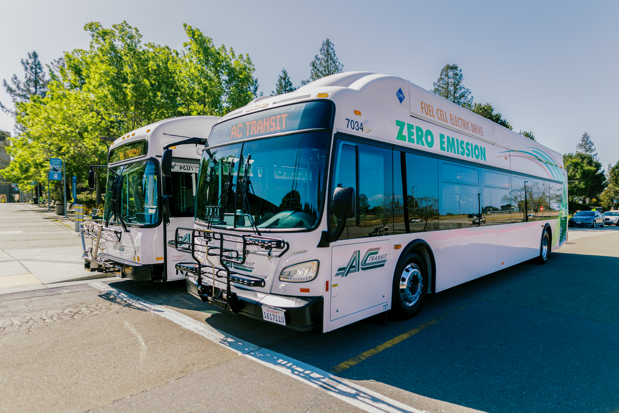 Hydrogen Fuel Cell Bus Info Page: The “Better” Electric Bus (NEW)